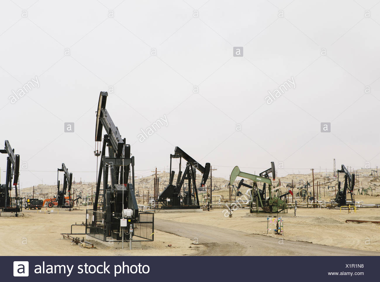 Oil Rig Sunset Land High Resolution Stock Photography and Images - Alamy