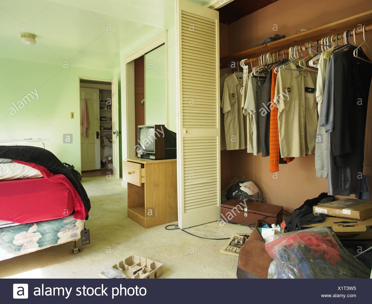 Untidy Room Television Stock Photos & Untidy Room Television Stock ...