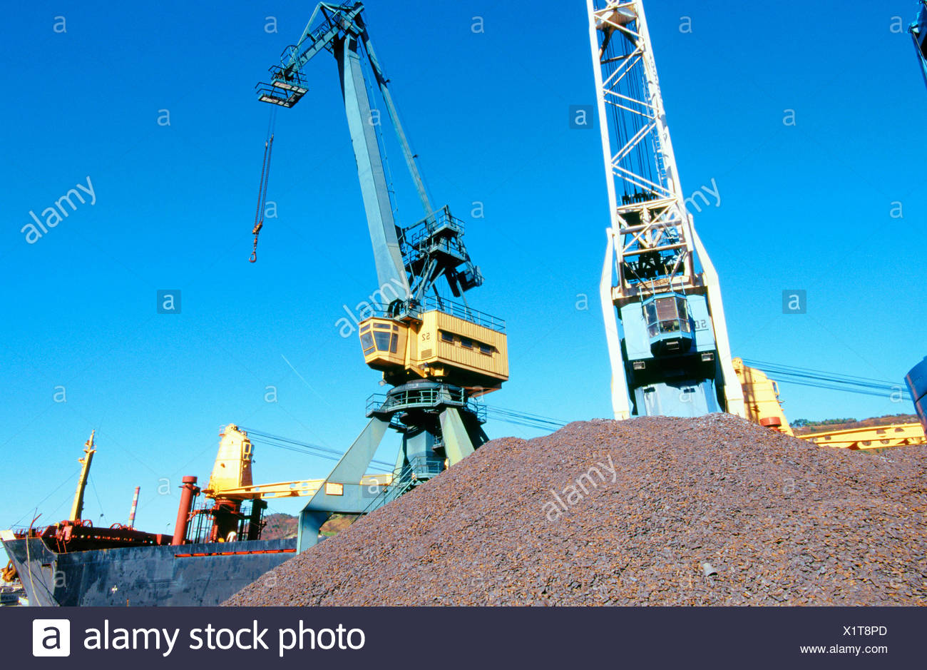 Petroleum Coke High Resolution Stock Photography and Images - Alamy