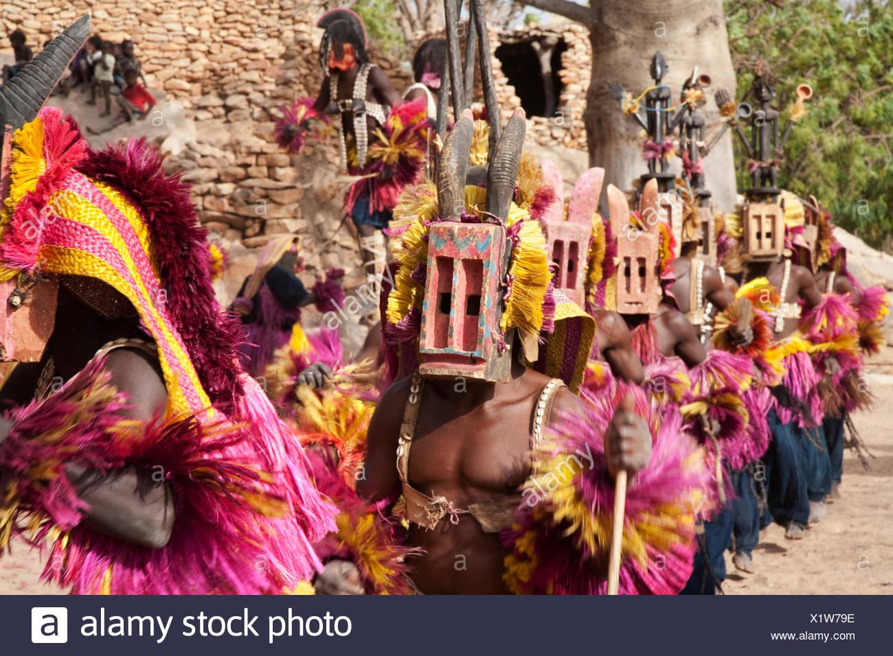 Dogon Mask Festival Stock Photos & Dogon Mask Festival Stock Images - Alamy