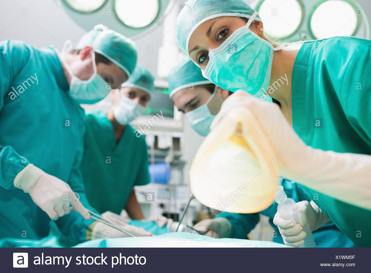 Anesthesia Mask Stock Photos & Anesthesia Mask Stock Images - Alamy