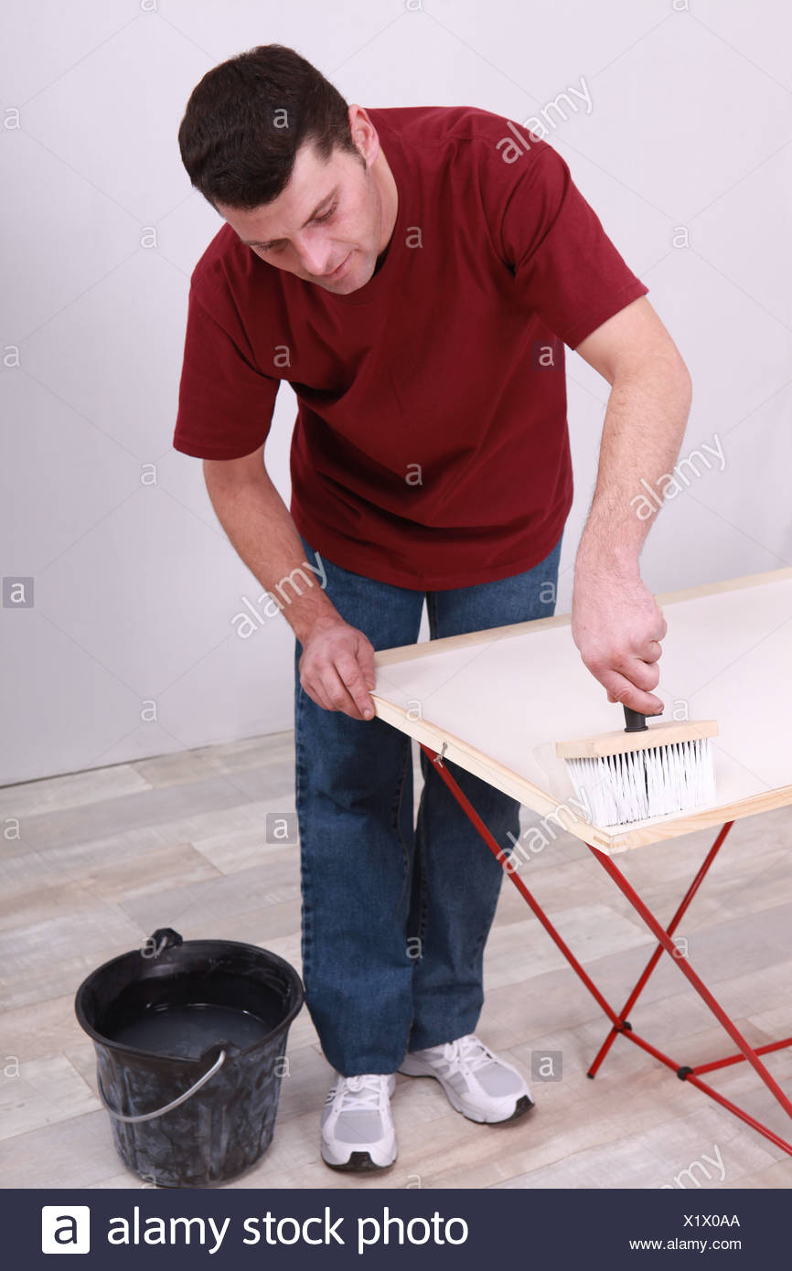 Wallpaper Pasting Table High Resolution Stock Photography and Images ...