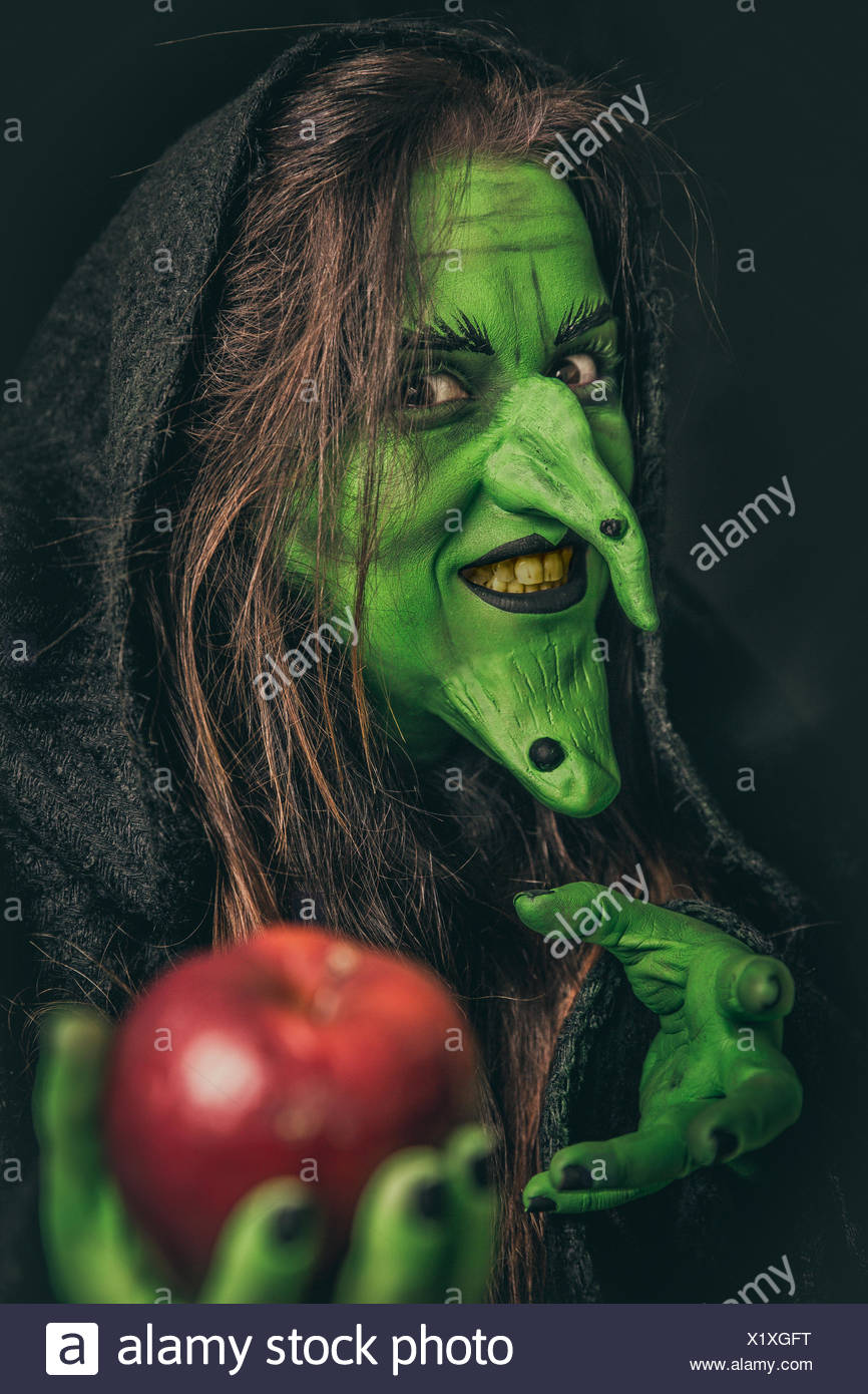 Bad Teeth Woman High Resolution Stock Photography and Images - Alamy