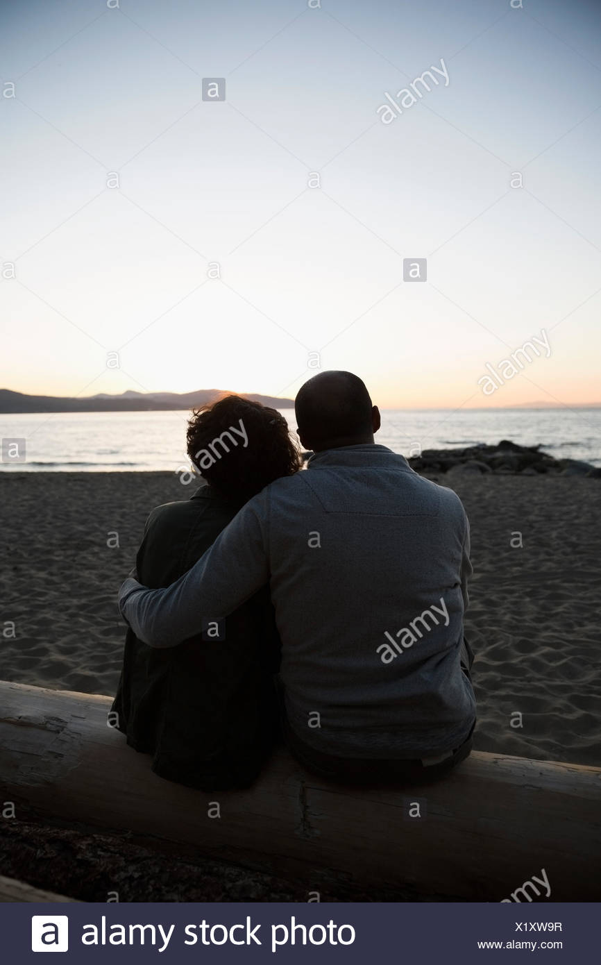 Couple Hugging Beach Sunset Stock Photos & Couple Hugging Beach Sunset ...