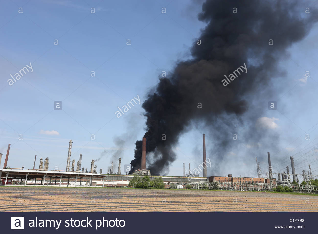 Shell Oil Refinery Stock Photos & Shell Oil Refinery Stock Images - Alamy