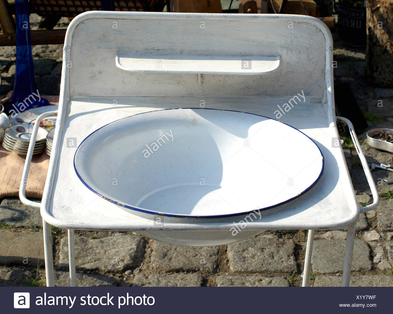 Antique Wash Basin Stock Photos & Antique Wash Basin Stock Images - Alamy