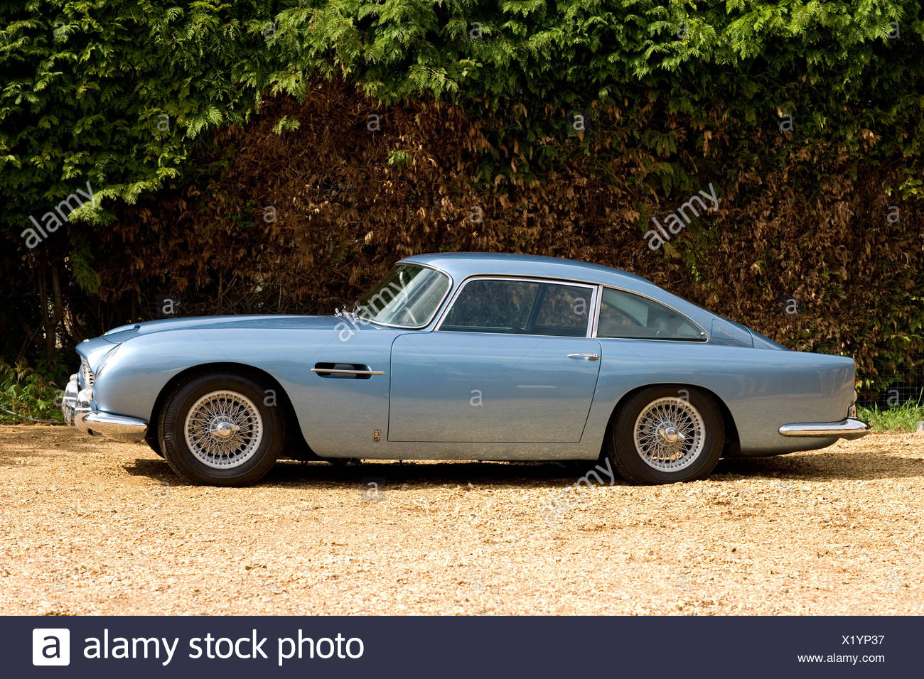 Aston Martin Db5 Stock Photos & Aston Martin Db5 Stock Images - Alamy