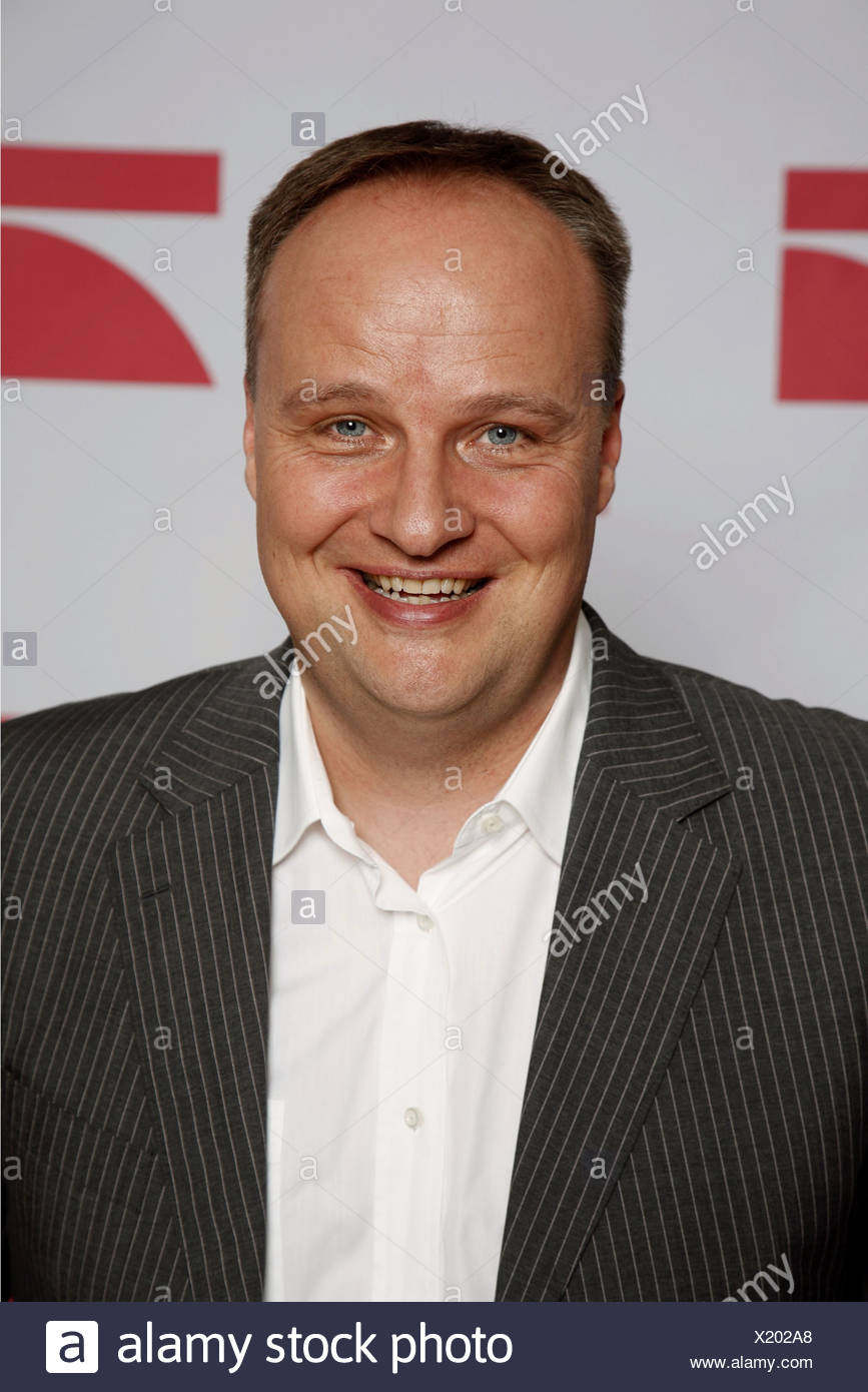 Oliver Welke High Resolution Stock Photography and Images - Alamy