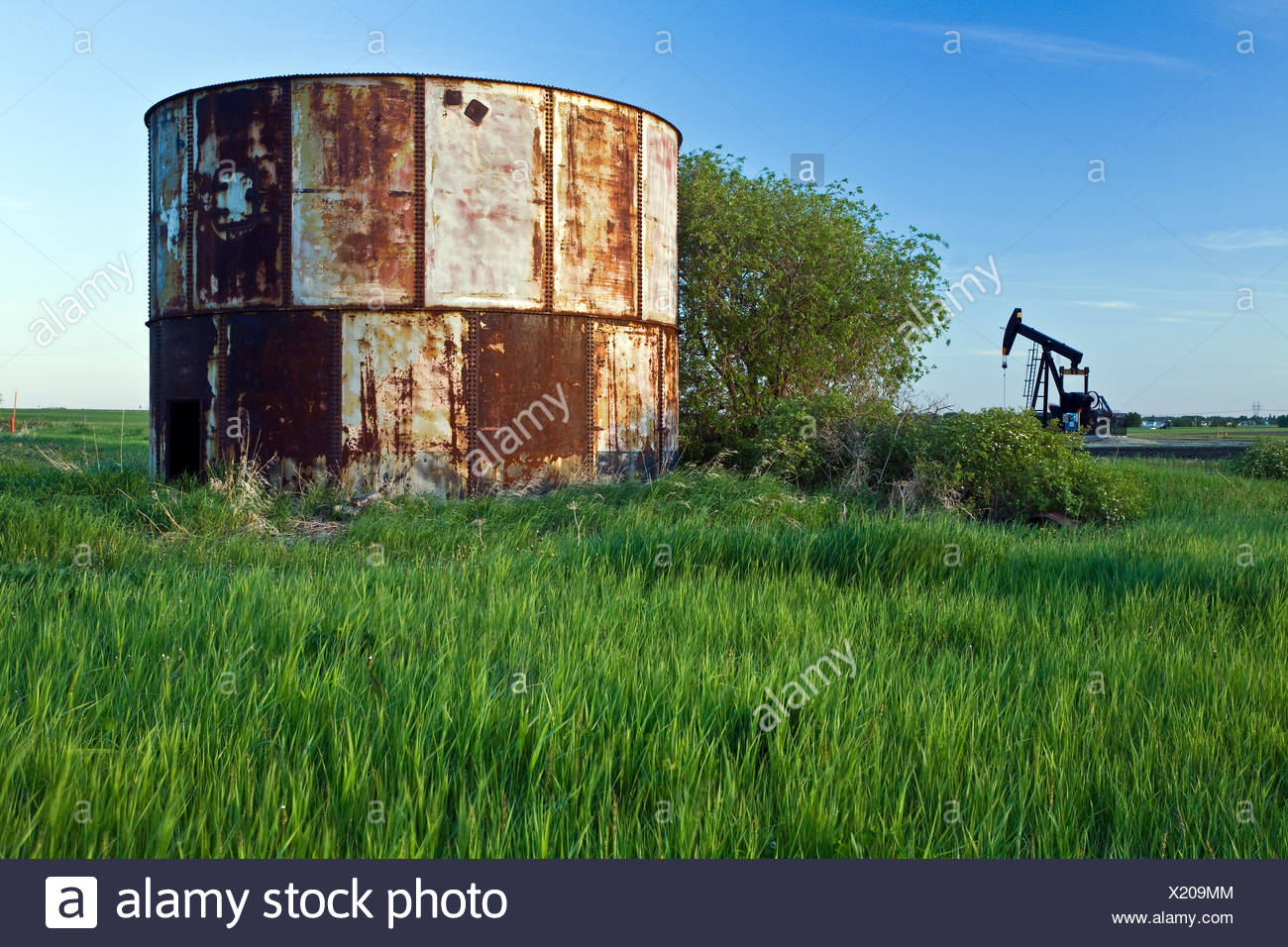 Oil And Gas Extraction Storage High Resolution Stock Photography and ...