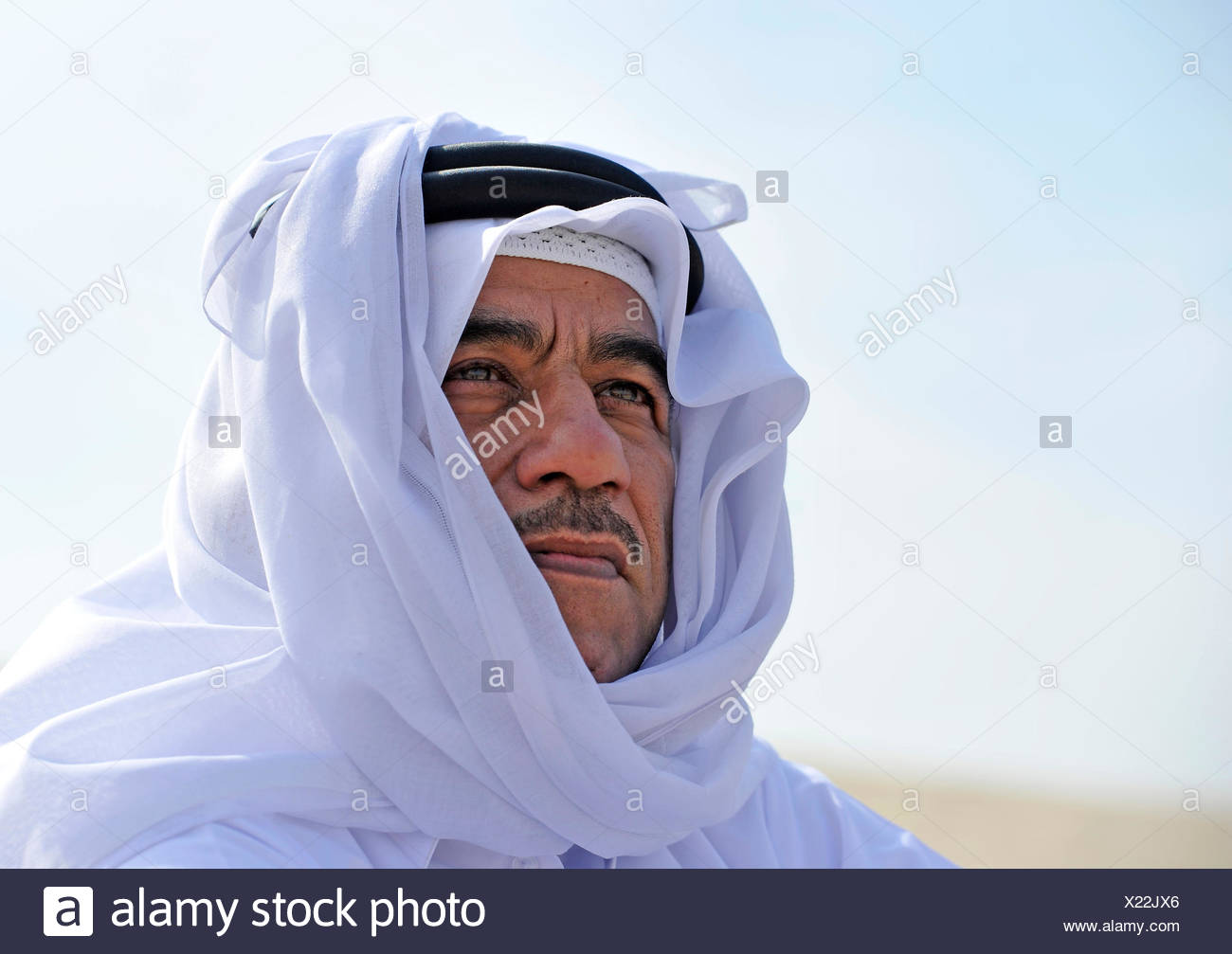 Traditional Clothing Arabic High Resolution Stock Photography and ...