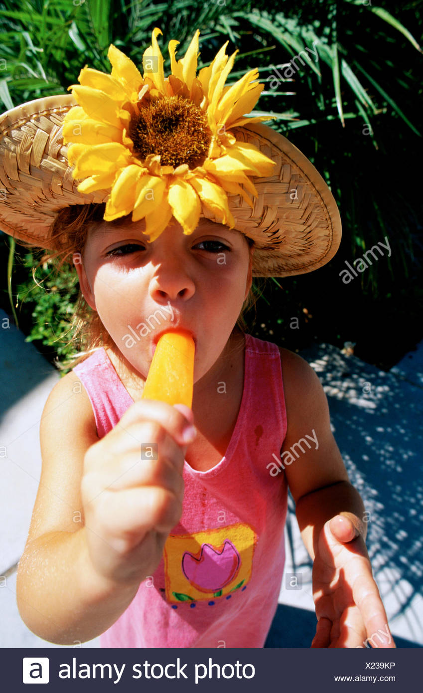 Kid Eating A Popsicle Stock Photos & Kid Eating A Popsicle Stock Images ...