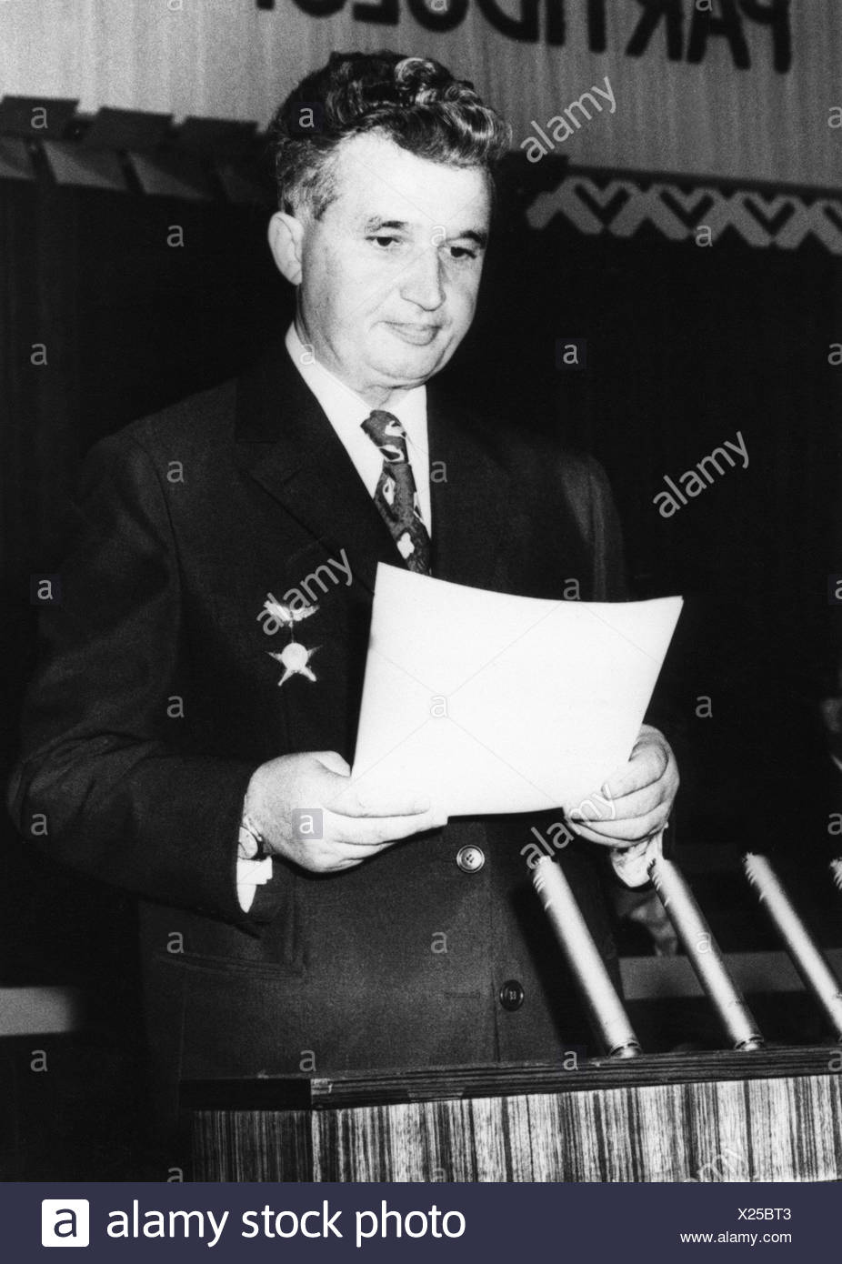 Nicolae Ceausescu Stock Photos & Nicolae Ceausescu Stock Images - Alamy