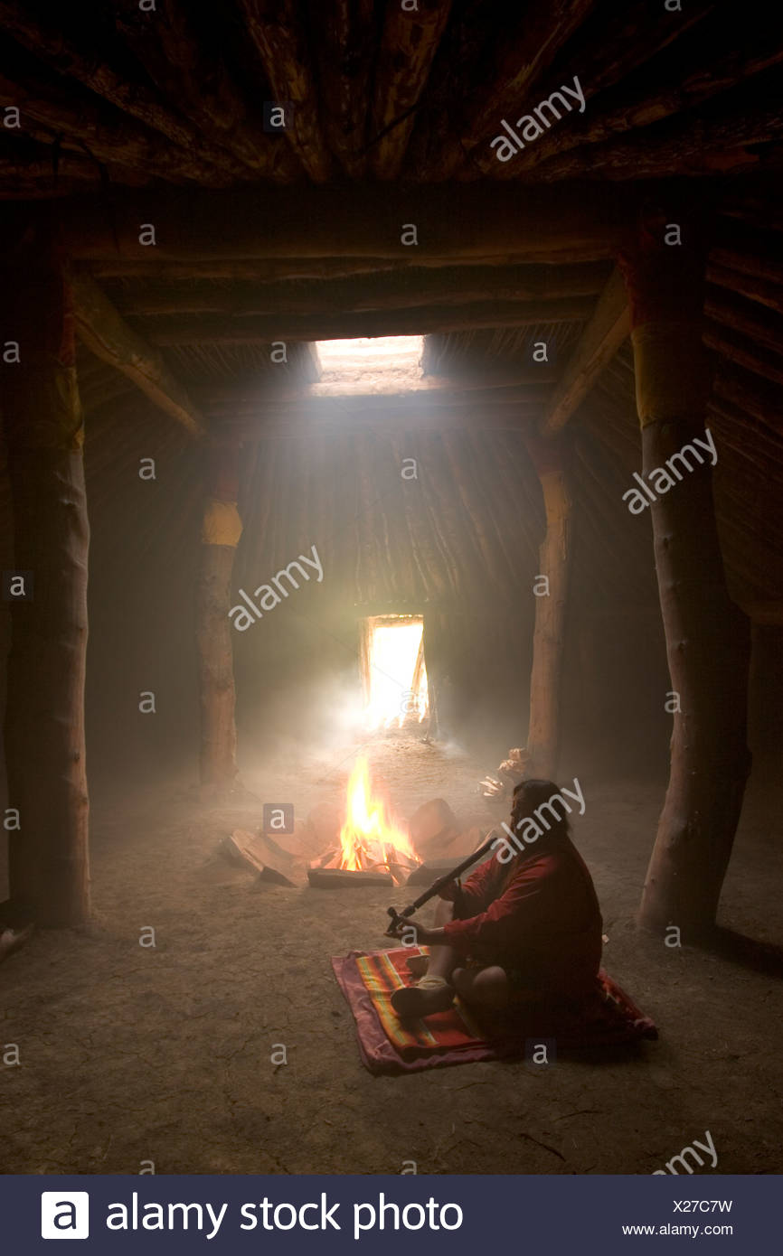 Native American Smoking Pipe Stock Photos & Native American Smoking ...