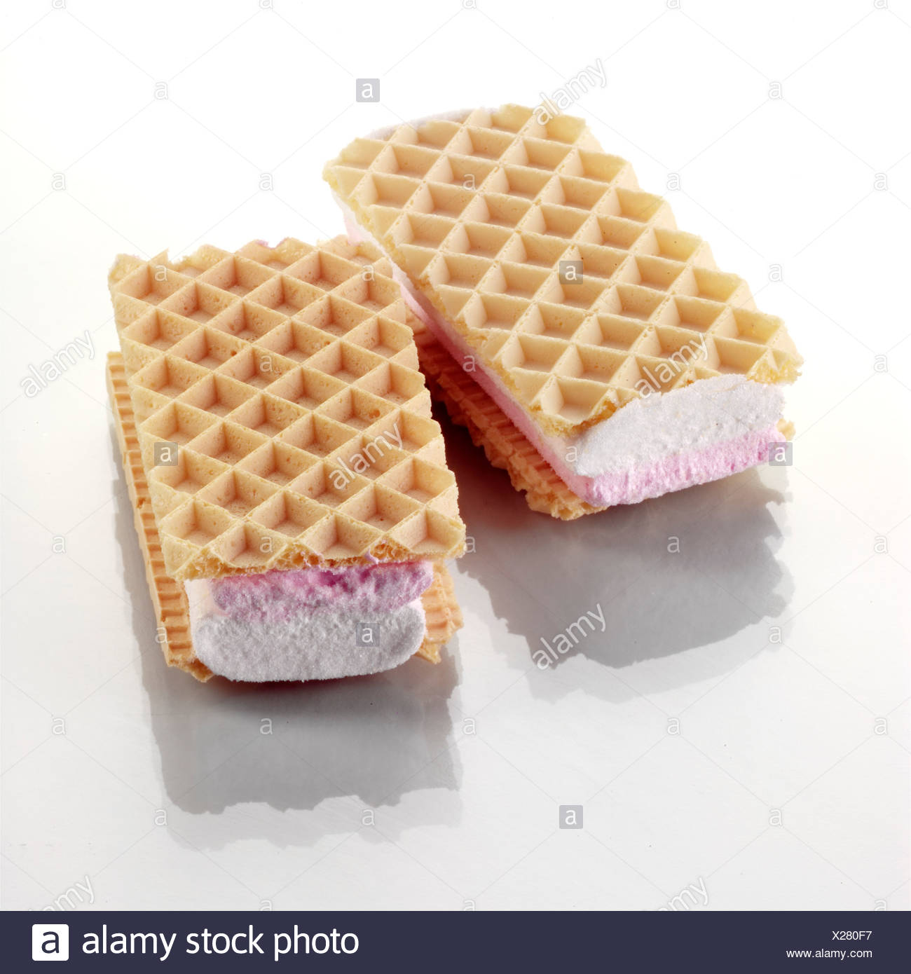 Pink Wafer Biscuits Stock Photos & Pink Wafer Biscuits Stock Images - Alamy