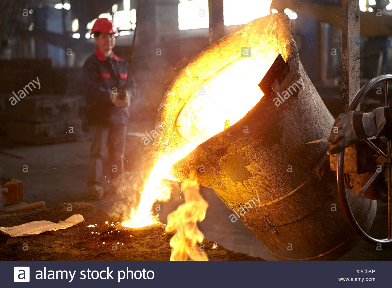 Foundry Pouring Liquid Metal High Resolution Stock Photography and ...