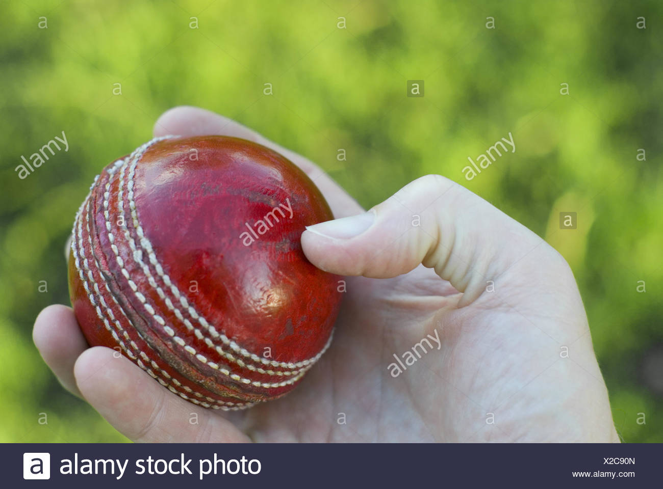 Red Cricket Ball Stock Photos & Red Cricket Ball Stock Images - Alamy