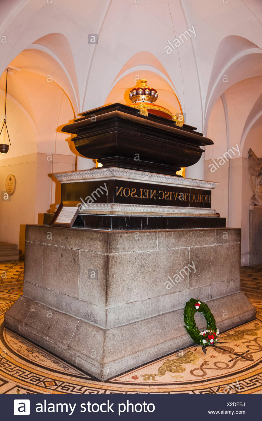 Nelsons Tomb High Resolution Stock Photography and Images - Alamy