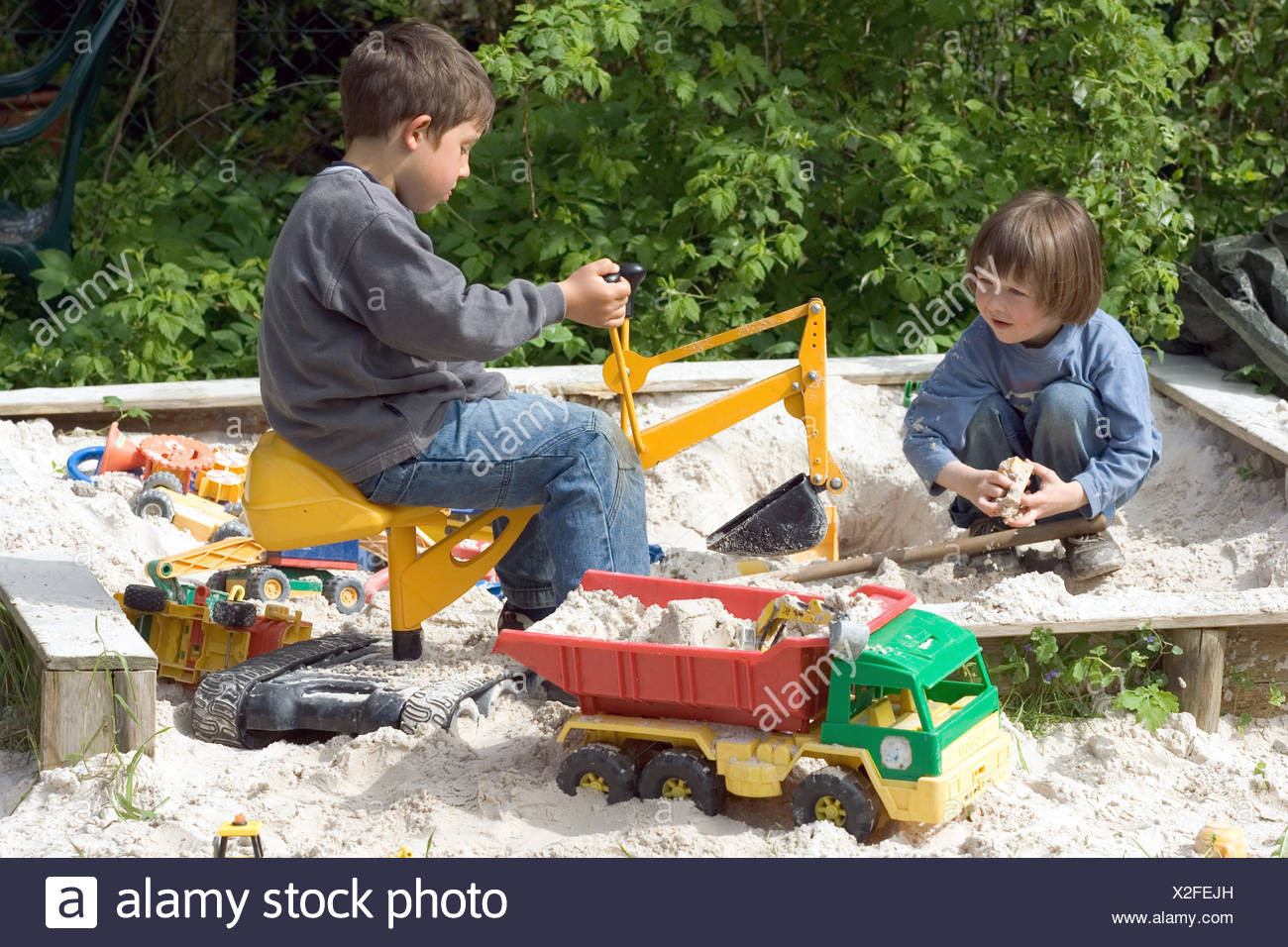 Dig Sandbox Stock Photos & Dig Sandbox Stock Images - Alamy