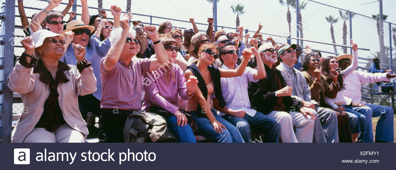 Stadium Crowd Cheering Stock Photos & Stadium Crowd Cheering Stock ...