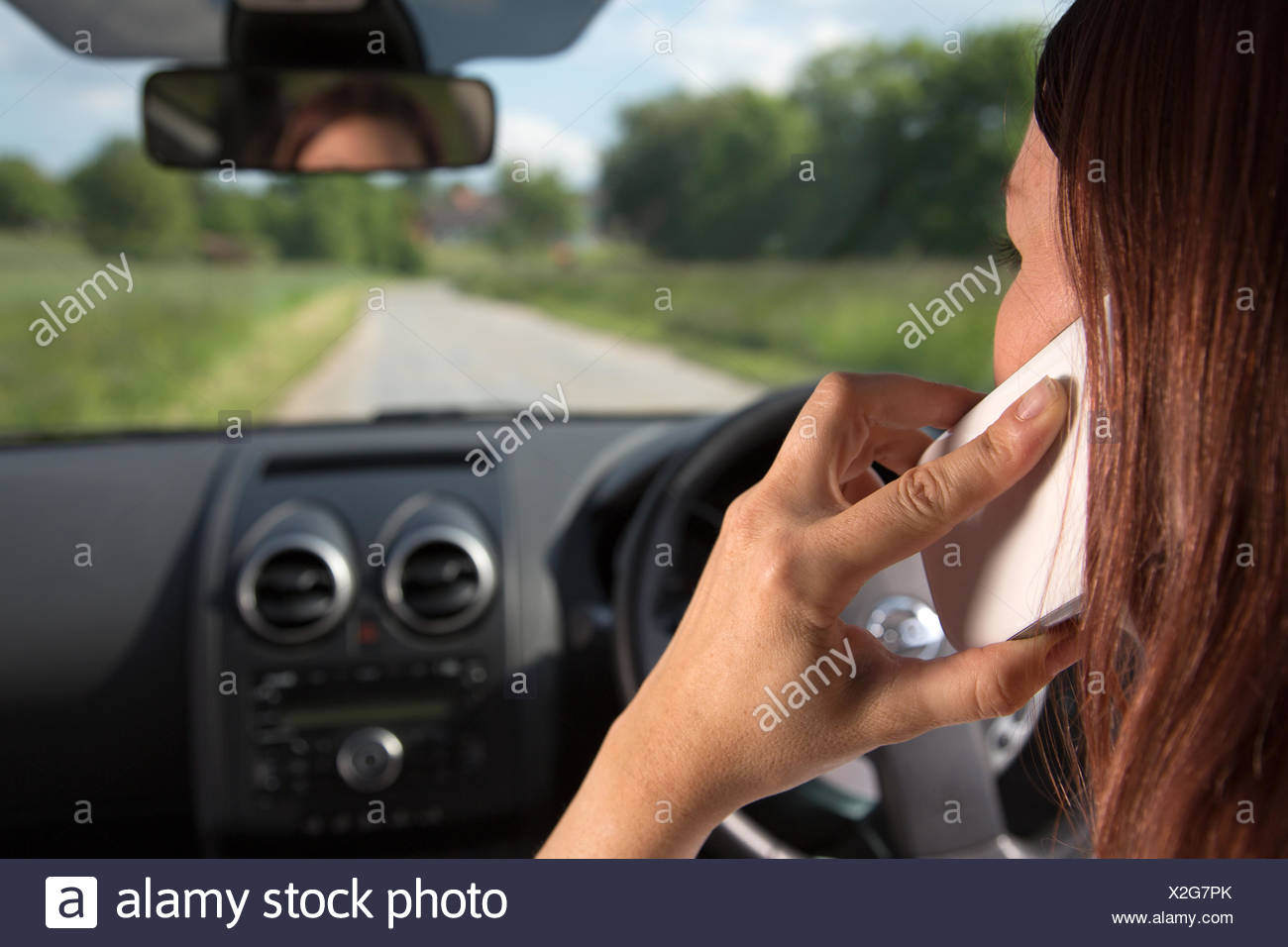 Frau Am Steuer High Resolution Stock Photography and Images - Alamy