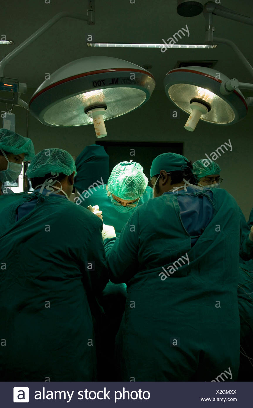 Operating Theatre Doctors Stock Photos & Operating Theatre Doctors ...