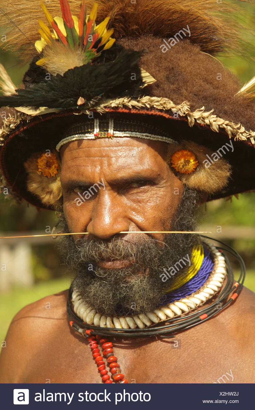 Tari Tribesman Papua New Guinea High Resolution Stock Photography and ...