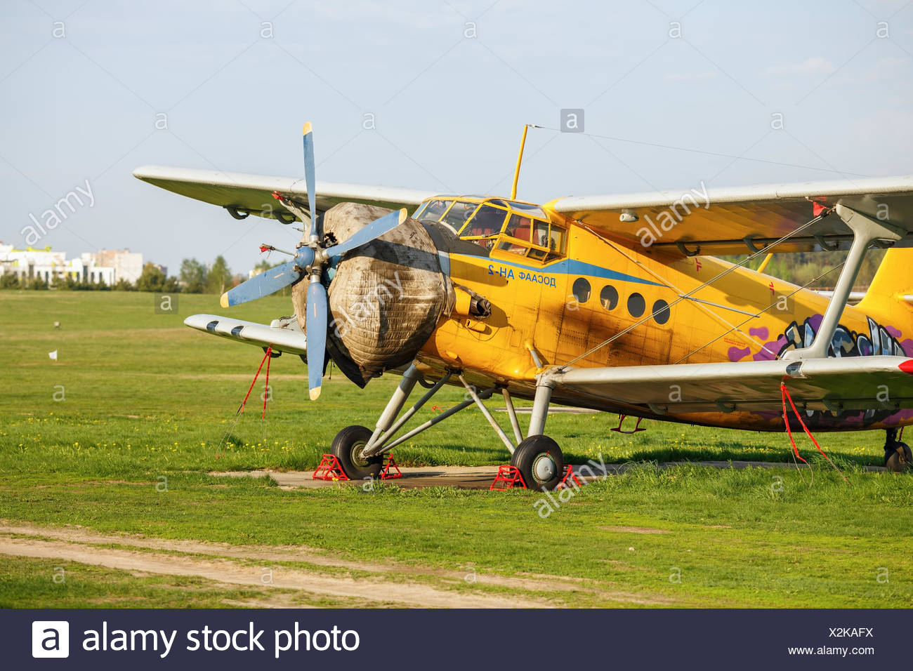 Yellow Biplane Stock Photos & Yellow Biplane Stock Images - Alamy