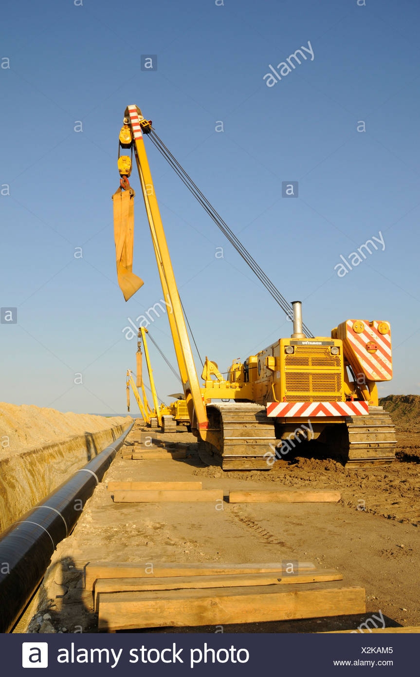 Laying Pipe Pipeline Stock Photos & Laying Pipe Pipeline Stock Images ...