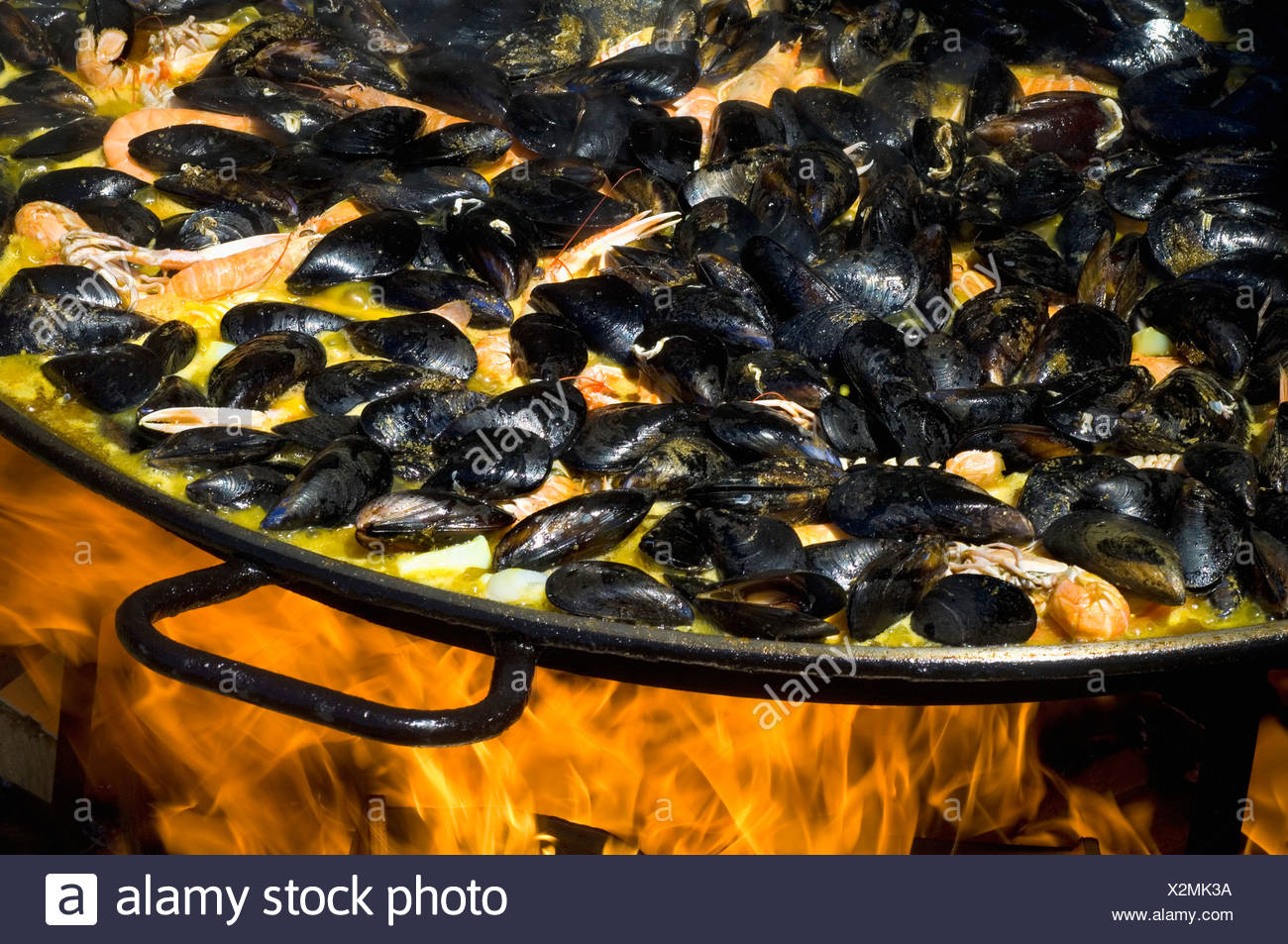 Open Flame Cooking High Resolution Stock Photography and Images - Alamy