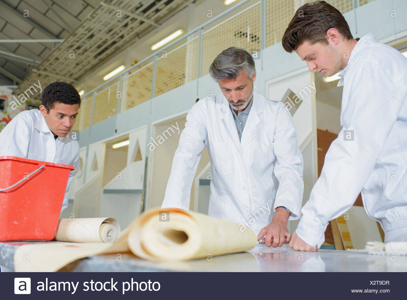 Wallpaper Paste Bucket Stock Photos & Wallpaper Paste Bucket Stock ...