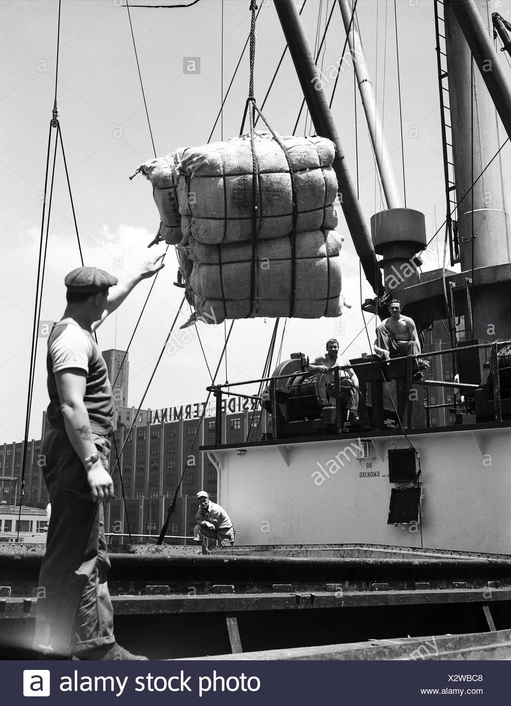 Industrial Dock High Resolution Stock Photography and Images - Alamy