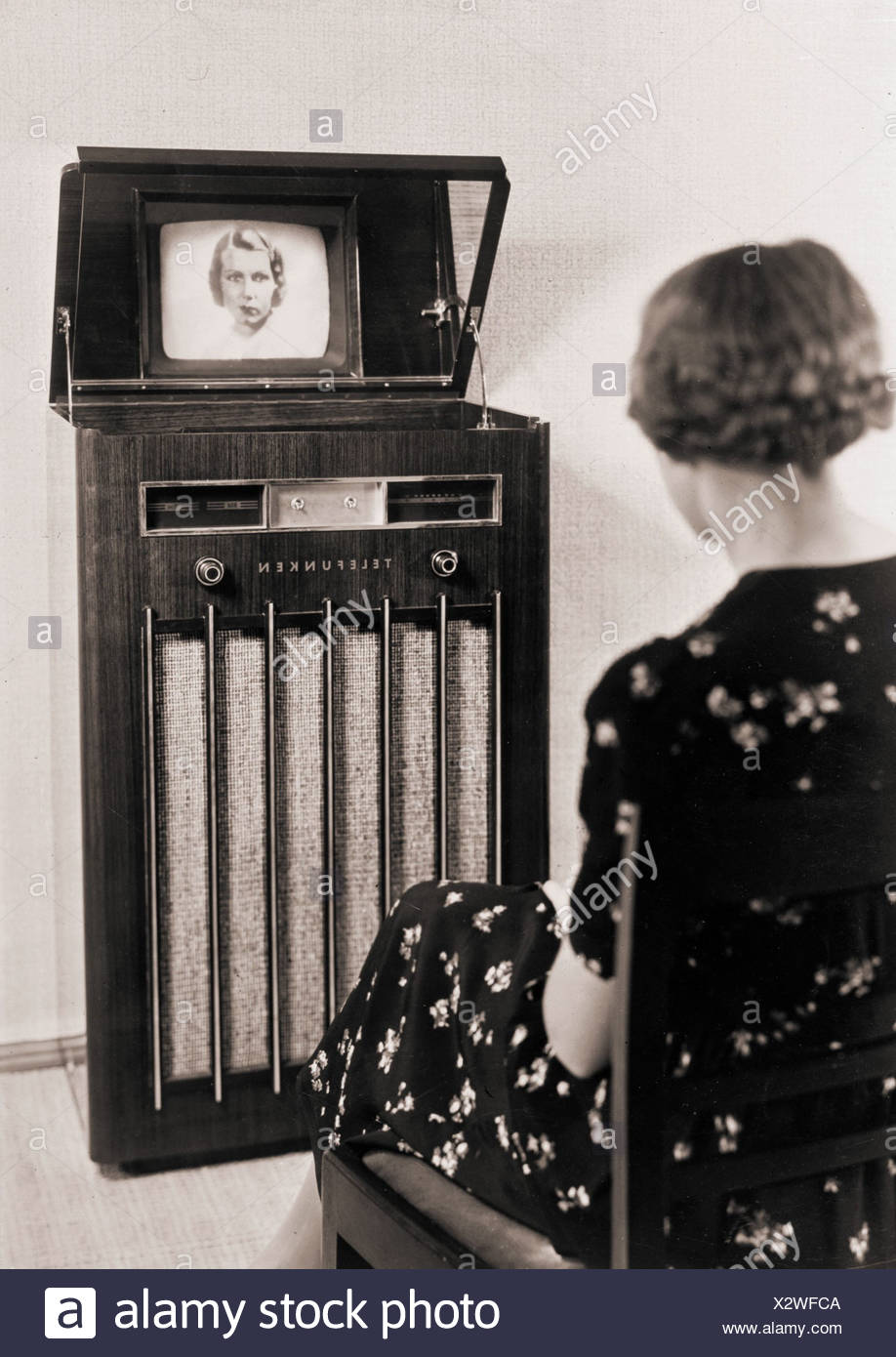 Television Set 1930s Stock Photos & Television Set 1930s Stock Images ...