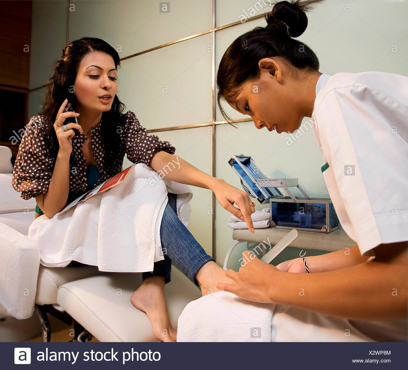 Ladies Parlour Stock Photos & Ladies Parlour Stock Images - Alamy