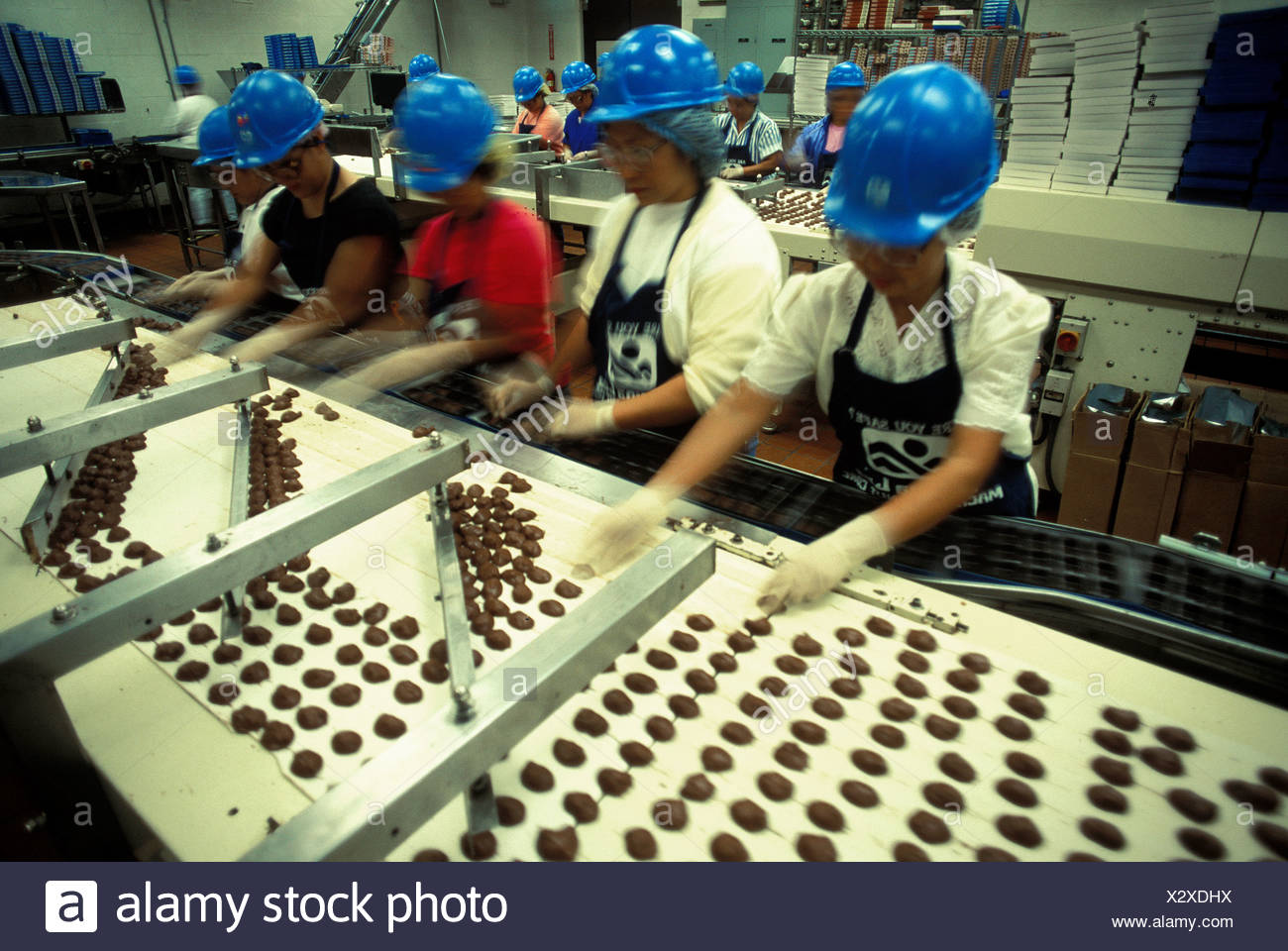 Women Assembly Line Stock Photos & Women Assembly Line Stock Images - Alamy