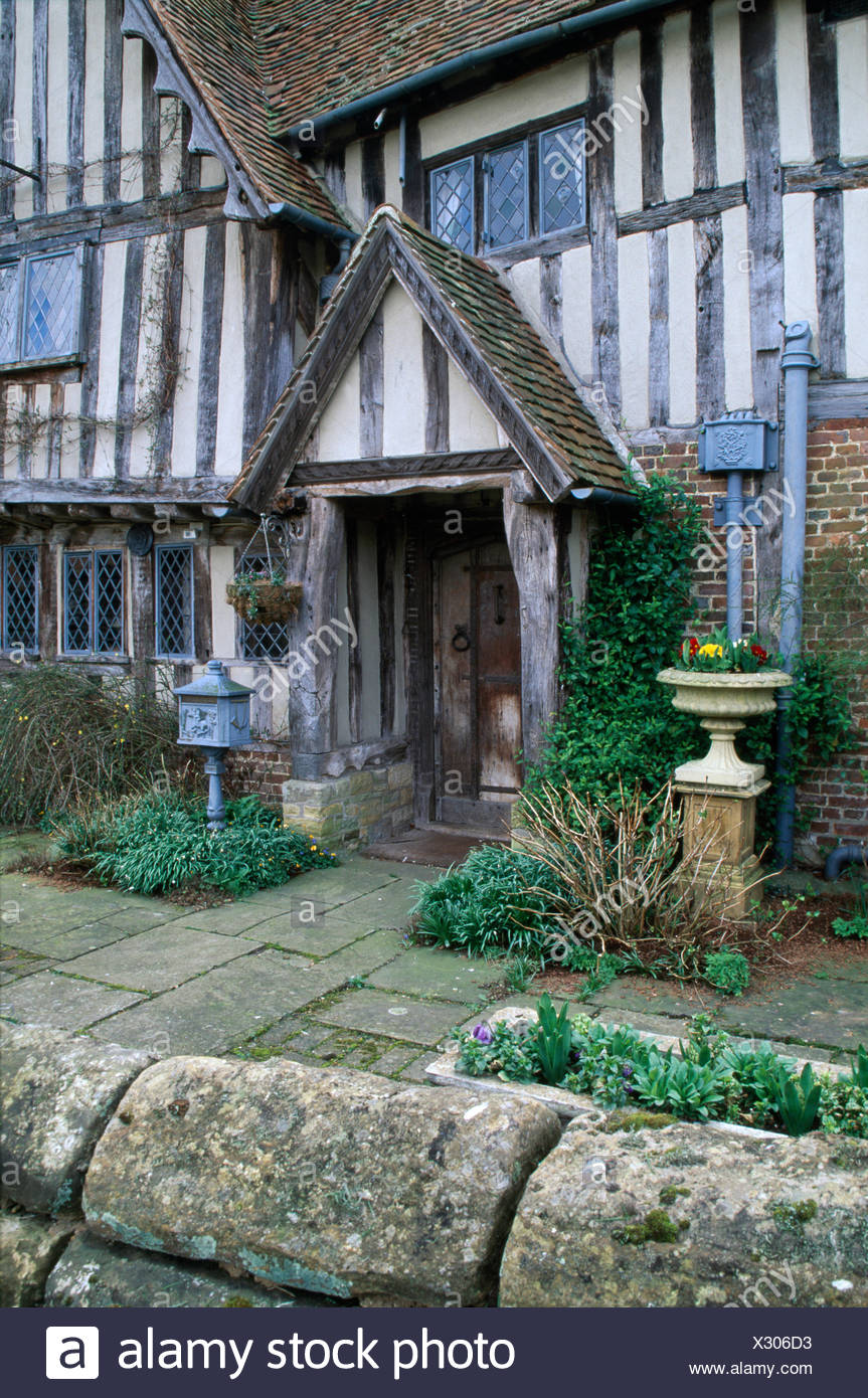 Timbered Tudor House High Resolution Stock Photography and Images - Alamy