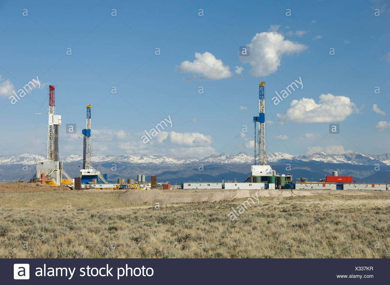 Drilling Rig In Wyoming Stock Photos & Drilling Rig In Wyoming Stock ...