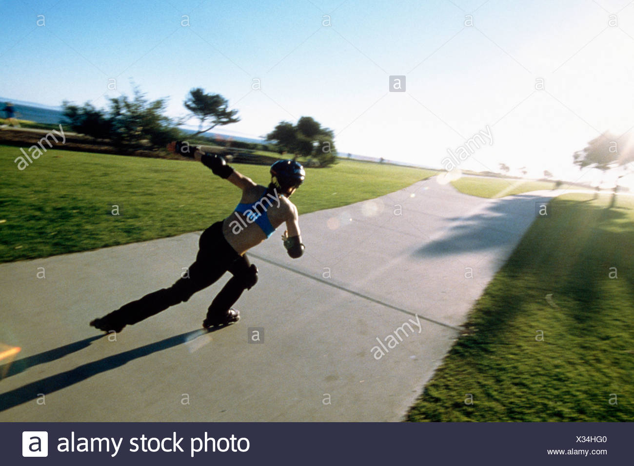 Rollerblading Women Stock Photos & Rollerblading Women Stock Images - Alamy