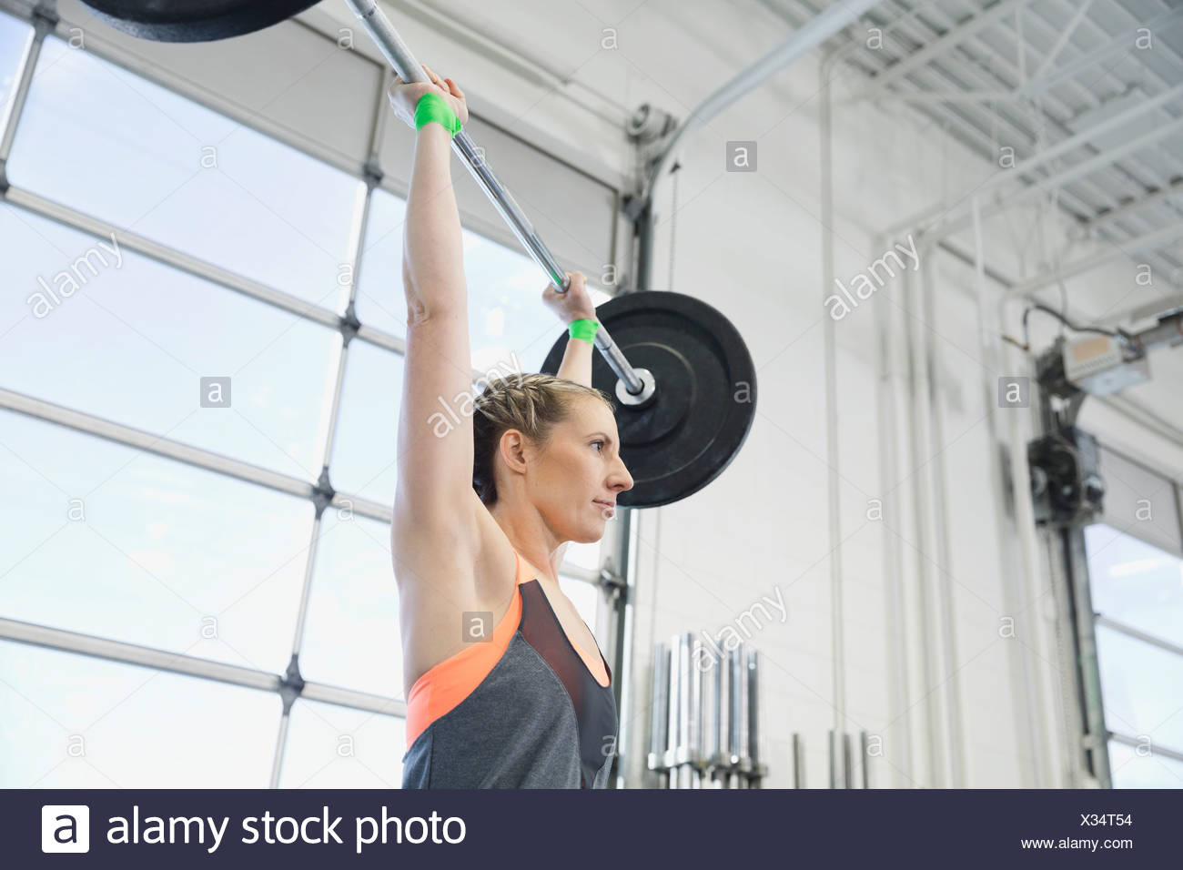 Overhead Lift Stock Photos & Overhead Lift Stock Images - Alamy