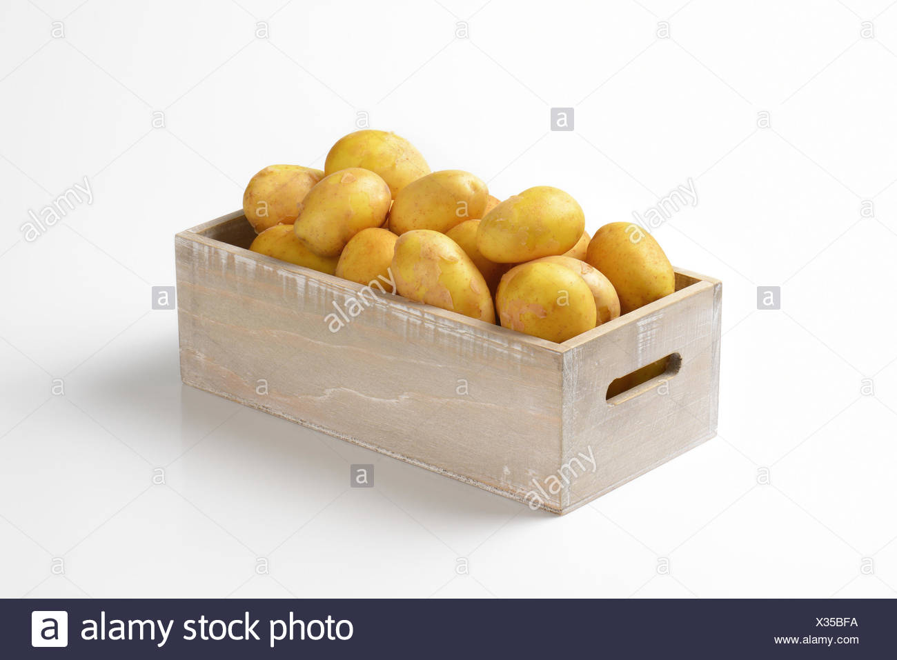 Raw Potatoes Box Stock Photos & Raw Potatoes Box Stock Images - Alamy