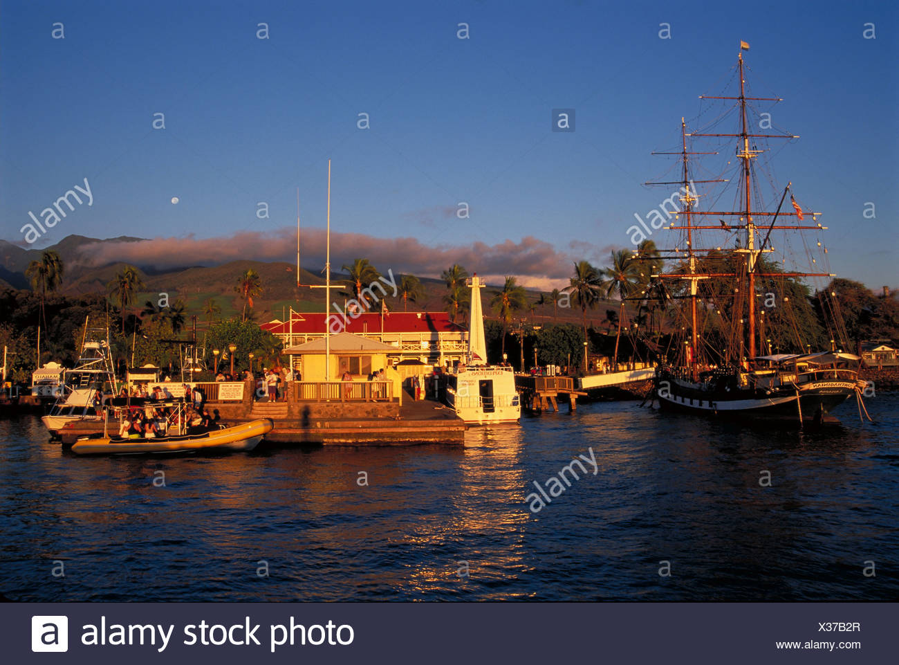 Carthaginian Ship Stock Photos & Carthaginian Ship Stock Images - Alamy