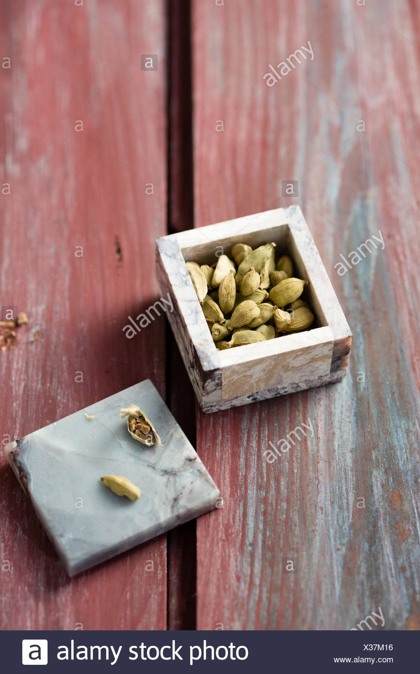 Cardamom Capsules High Resolution Stock Photography and Images - Alamy