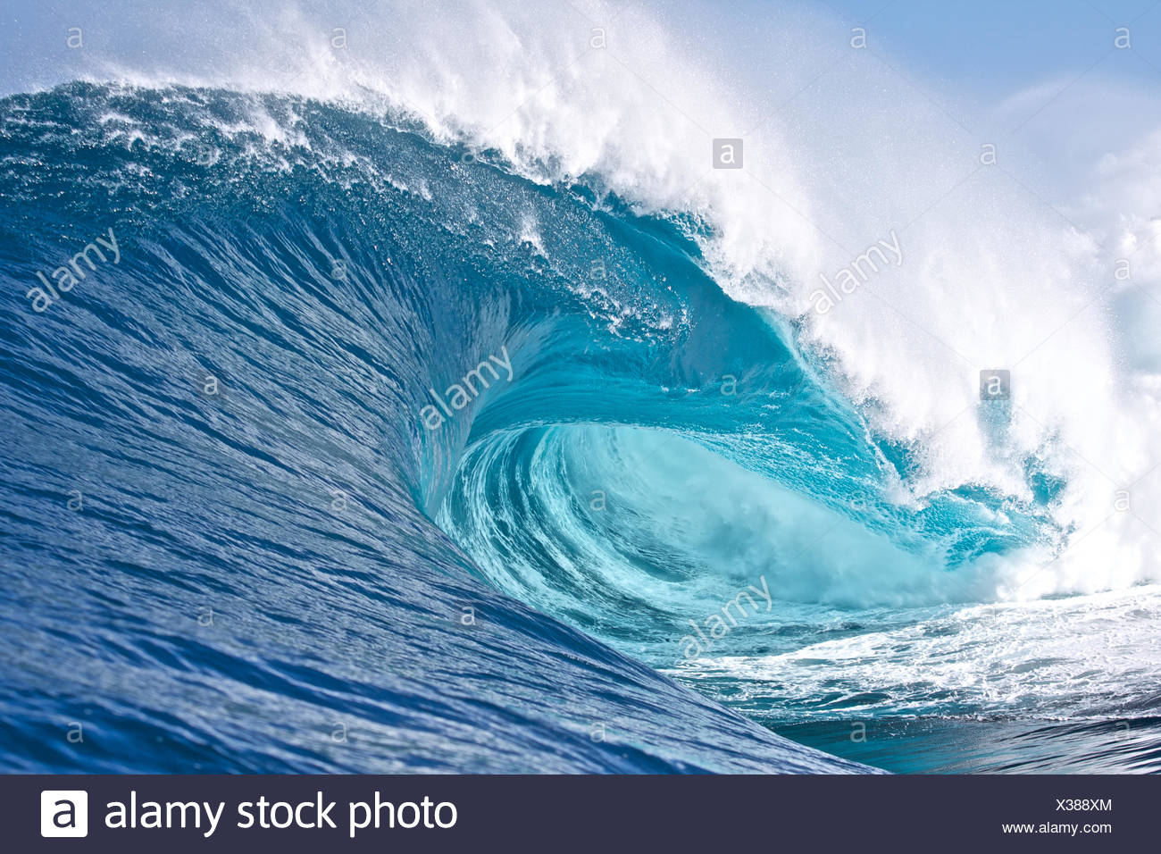 Hollow Wave Stock Photos & Hollow Wave Stock Images - Alamy