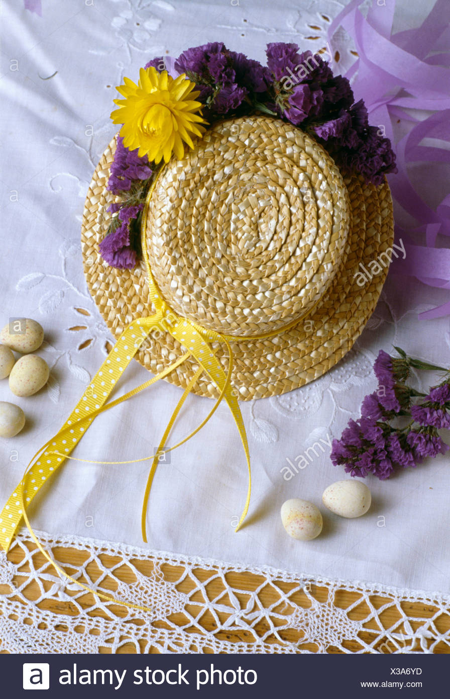 Straw Bonnets High Resolution Stock Photography and Images - Alamy