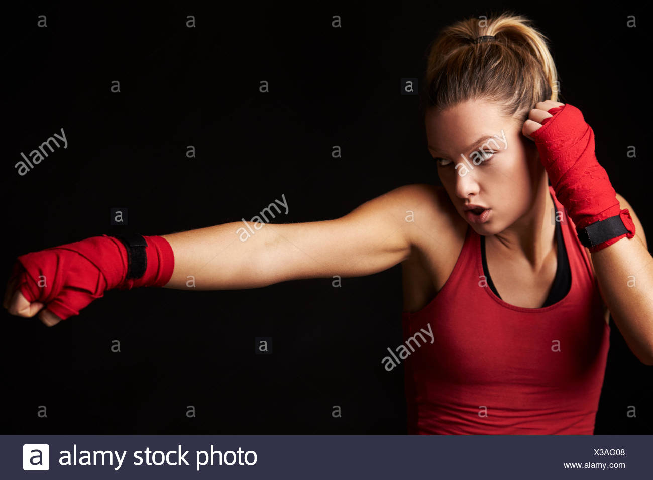 Kickboxing Woman Stock Photos & Kickboxing Woman Stock Images - Alamy