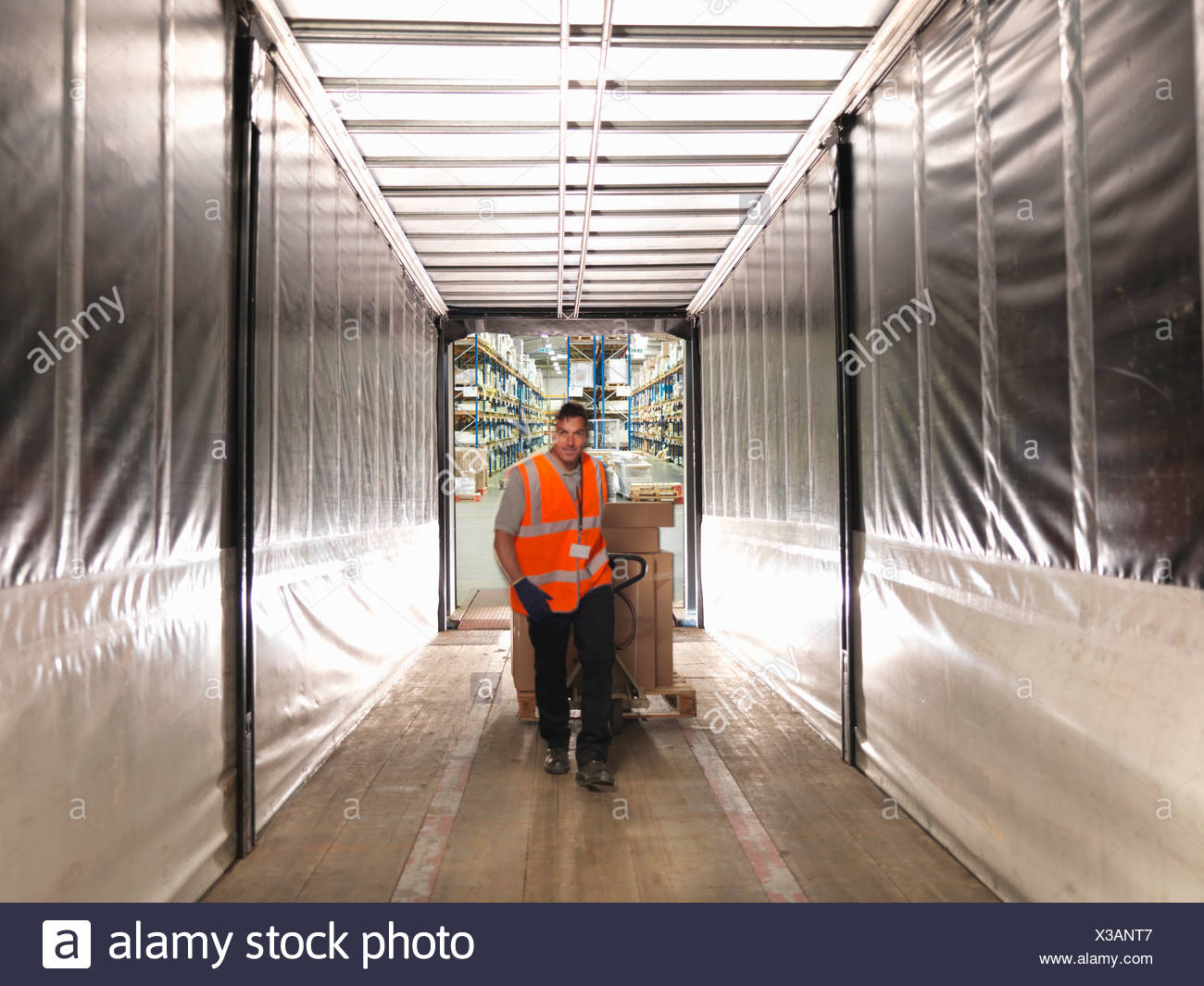 Loading Lorry Pallet High Resolution Stock Photography and Images - Alamy