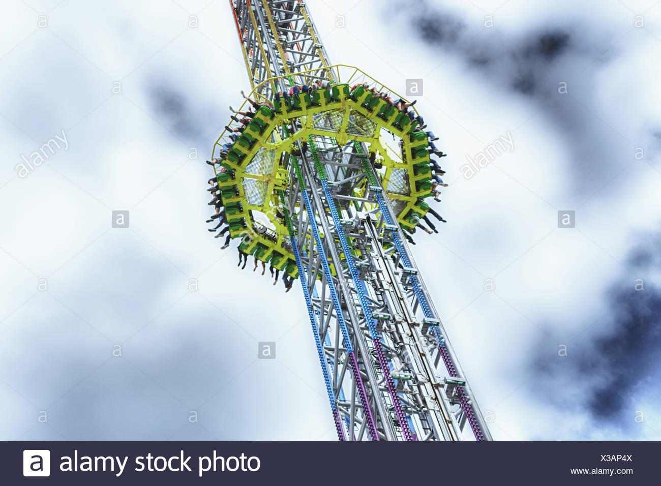 Freefall Tower Ride Stock Photos & Freefall Tower Ride Stock Images - Alamy