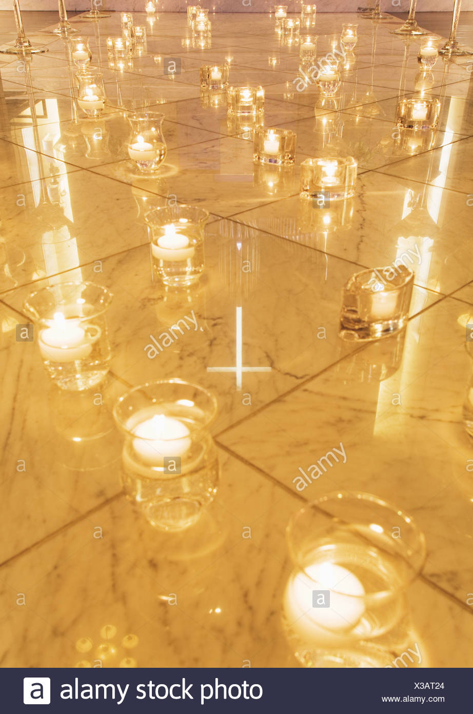 Floating Candle Stock Photos & Floating Candle Stock Images - Alamy