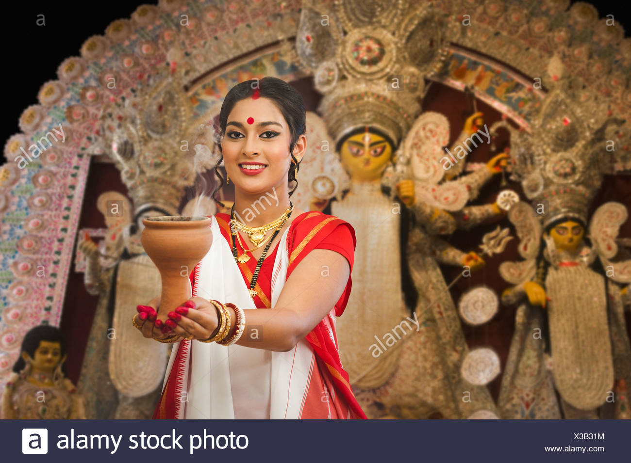 Dhunachi Dance High Resolution Stock Photography and Images - Alamy