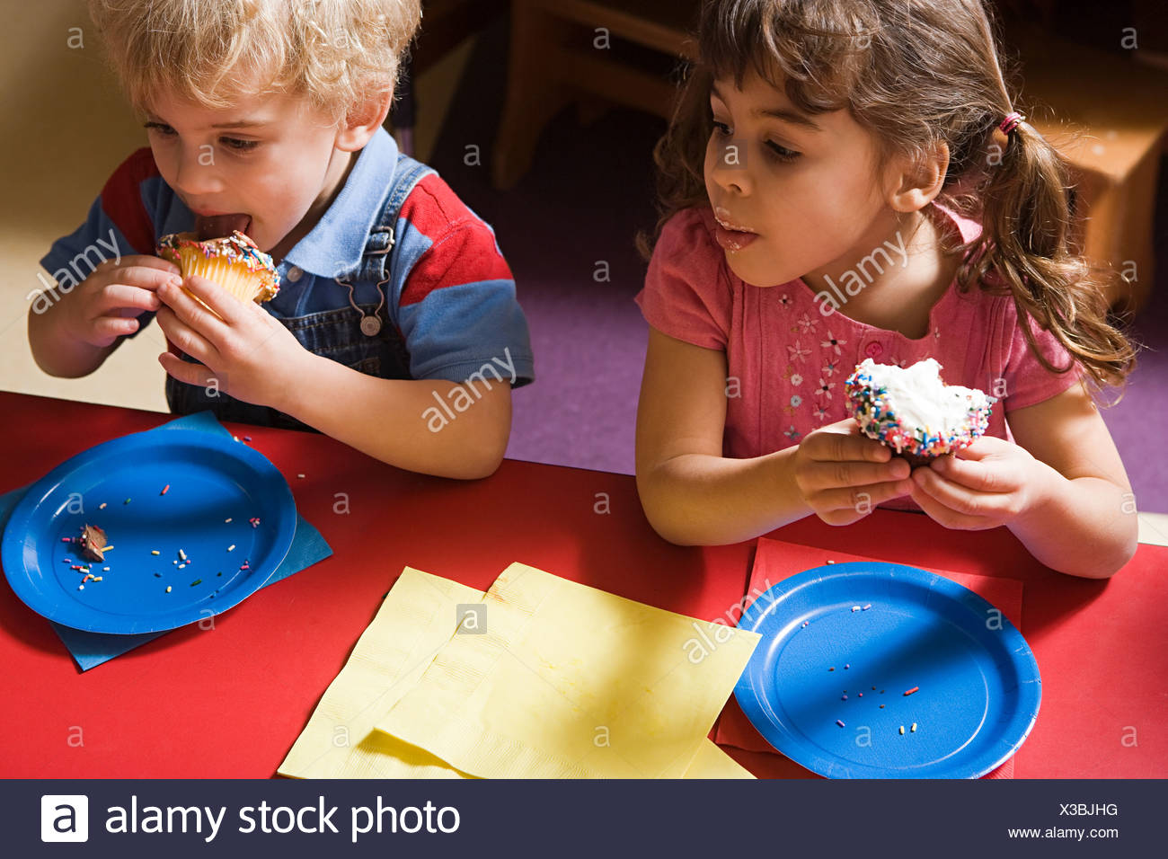 Children Cakes High Resolution Stock Photography and Images - Alamy
