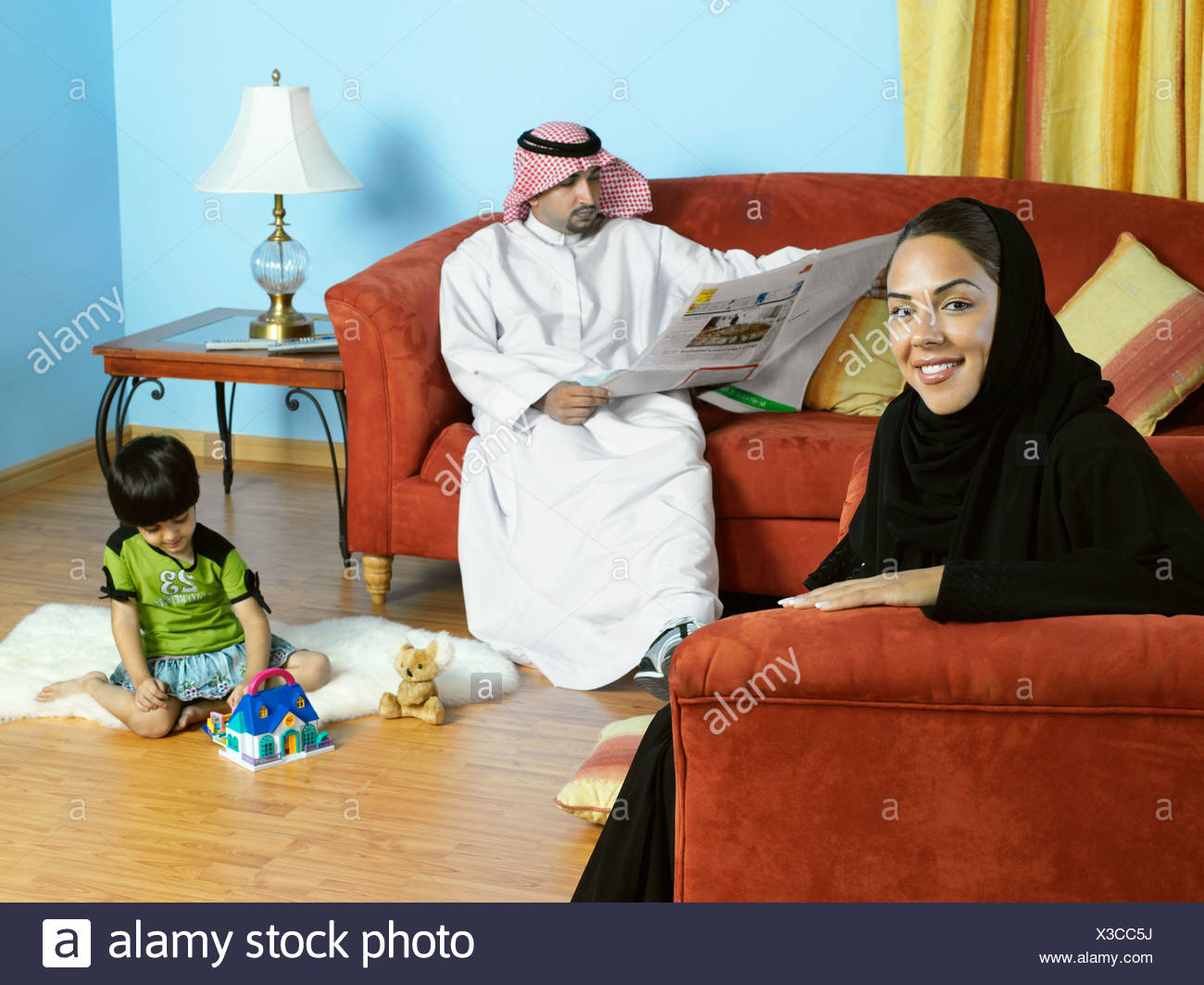 Kuwaiti Woman High Resolution Stock Photography and Images - Alamy